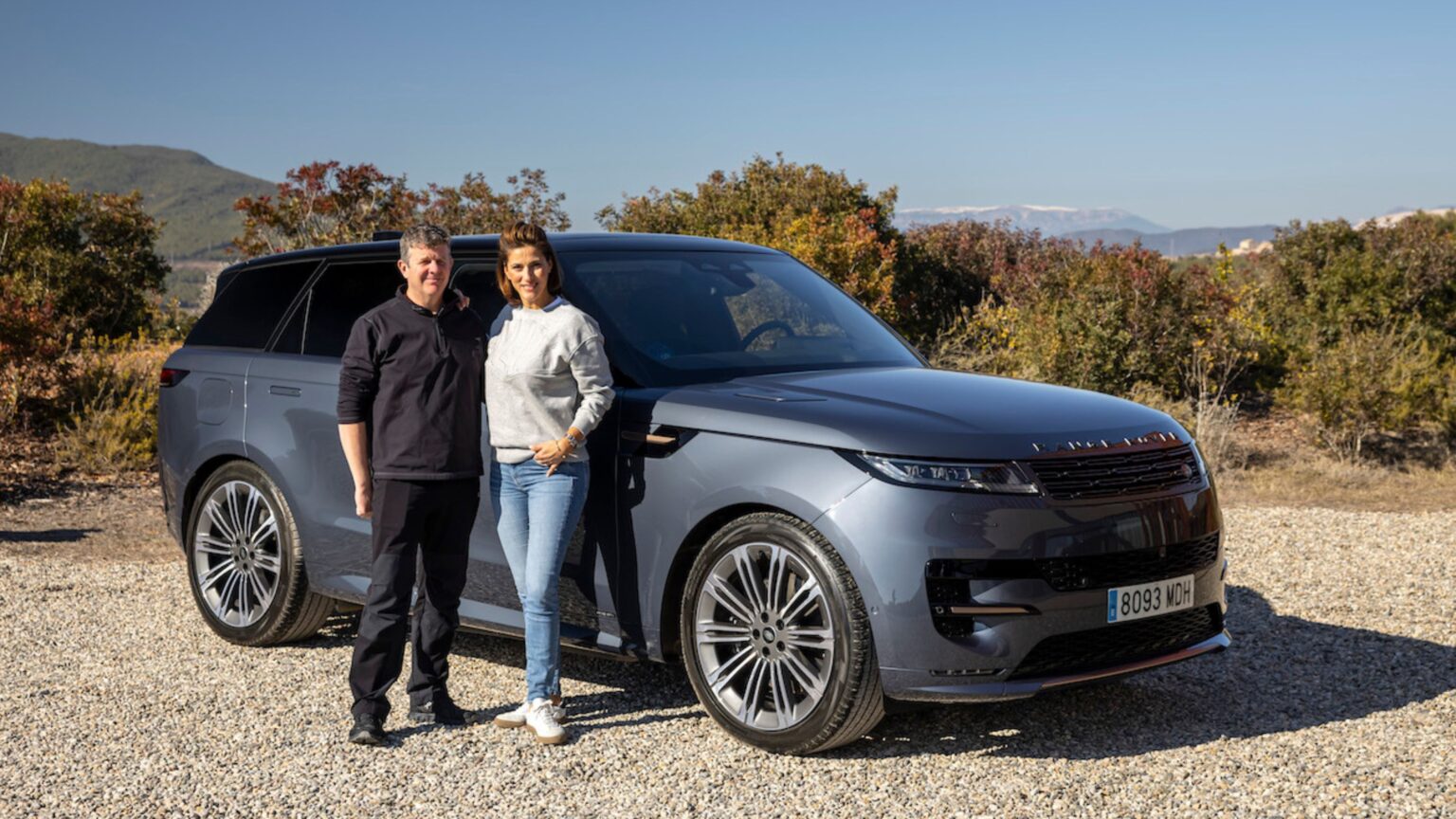 Stunt-driver Mark Higgins test de nieuwe Range Rover Sport